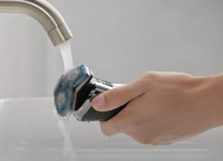 How To Clean An Electric Shaver? (10 Simple Steps)